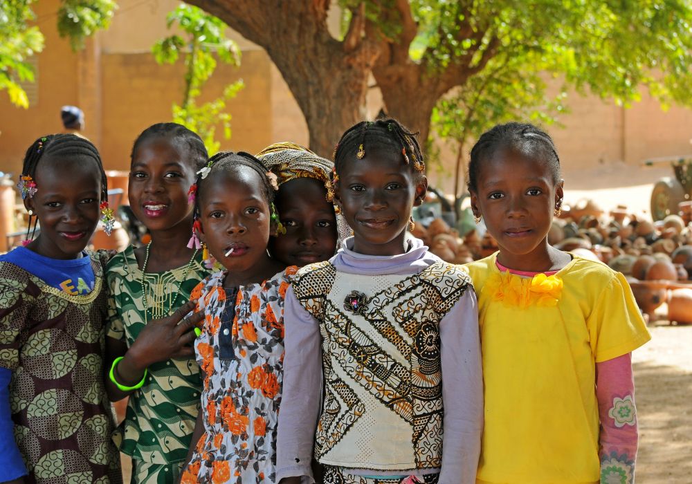 Navigating Local Customs and Etiquette as a Gambian Expat Worker in the ...